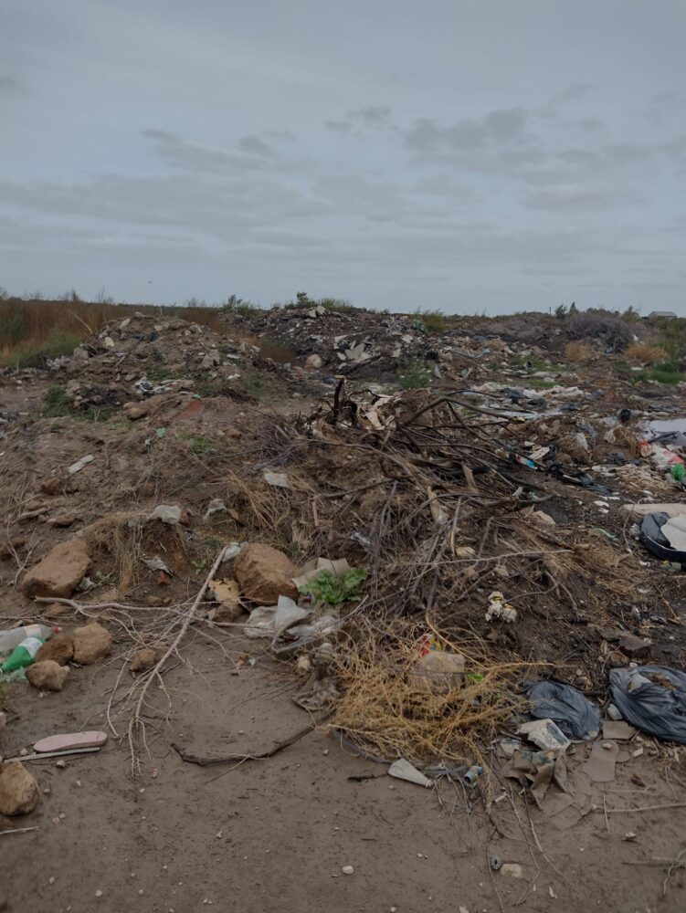 La tierra de la remediación de un basural se utilizará para rellenar un ...