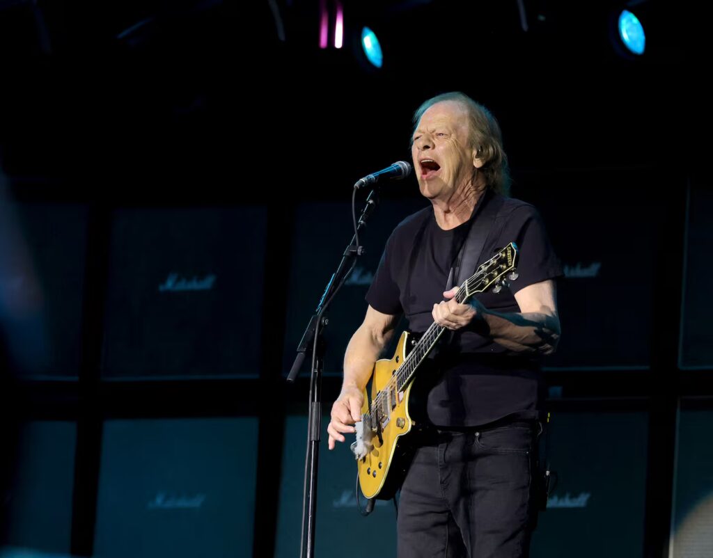 A días del primer show, el guitarrista de AC/DC Stevie Young está ...